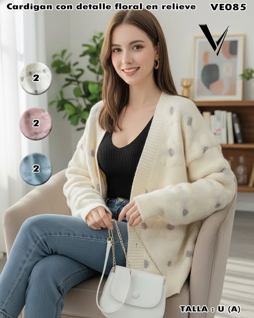 VE085 – Cardigan con detalle floral en relieve – Vein Modas
